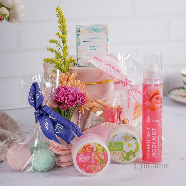 Rose Exotique Celebrations Gift Set - Express Your Love for Her | Wishque