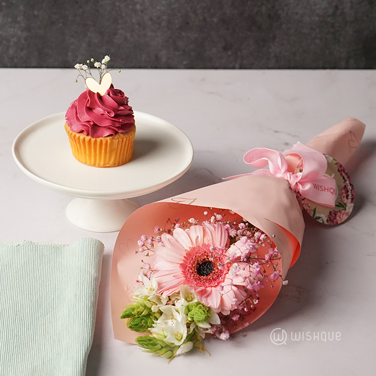Pure Delight Posy With White Chocolate Single Cupcake - Express Your ...