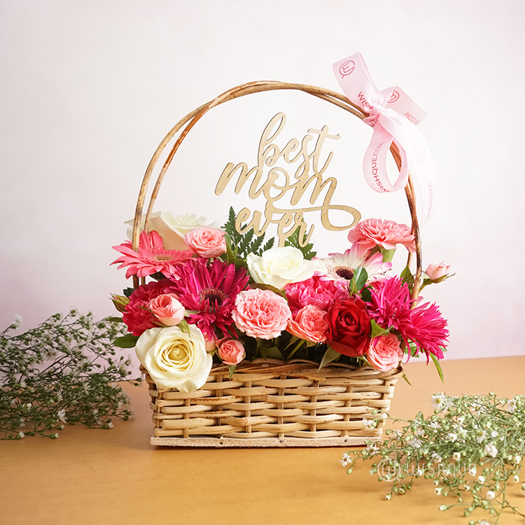 Best Mom Ever Fresh Flower Basket - Rose Arrangements | Wishque