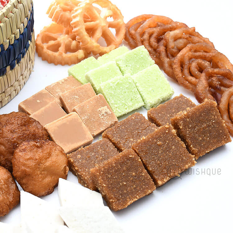 Avurudu Kavili Hamper - Medium Box - Wishque | Sri Lanka's Premium ...