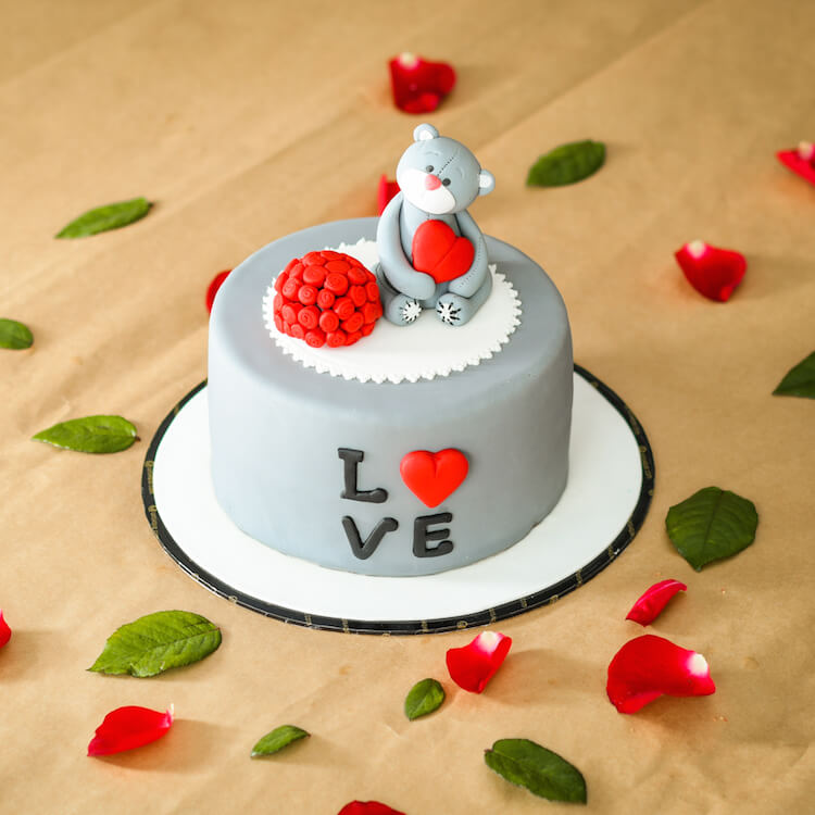 Hug Me Bear Cake - WishQue Novelty Cakes | Wishque