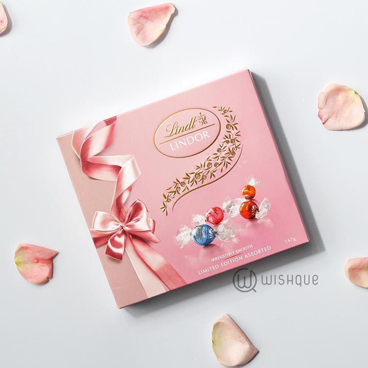 Lindt Lindor Assorted Pink Ribbon Limited Edition Gift Box 147g ...