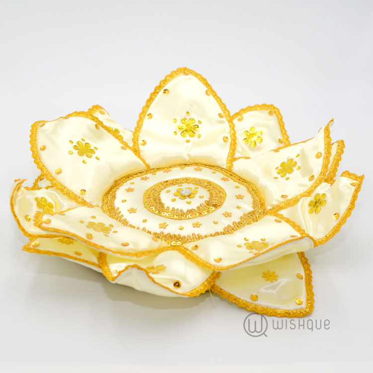 Nelum Mala (Medium) - Wishque | Sri Lanka's Premium Online Shop! Send ...