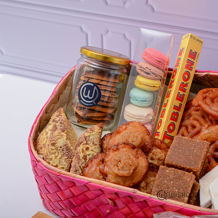 Avurudu Delights Sweets Hamper - Wishque | Sri Lanka's Premium Online ...