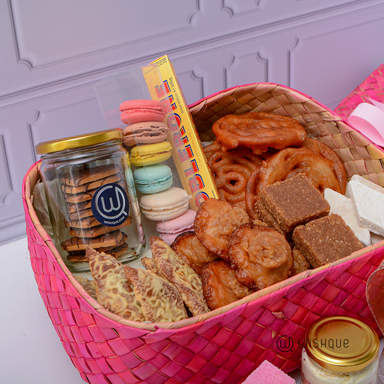 Avurudu Delights Sweets Hamper - Wishque | Sri Lanka's Premium Online ...